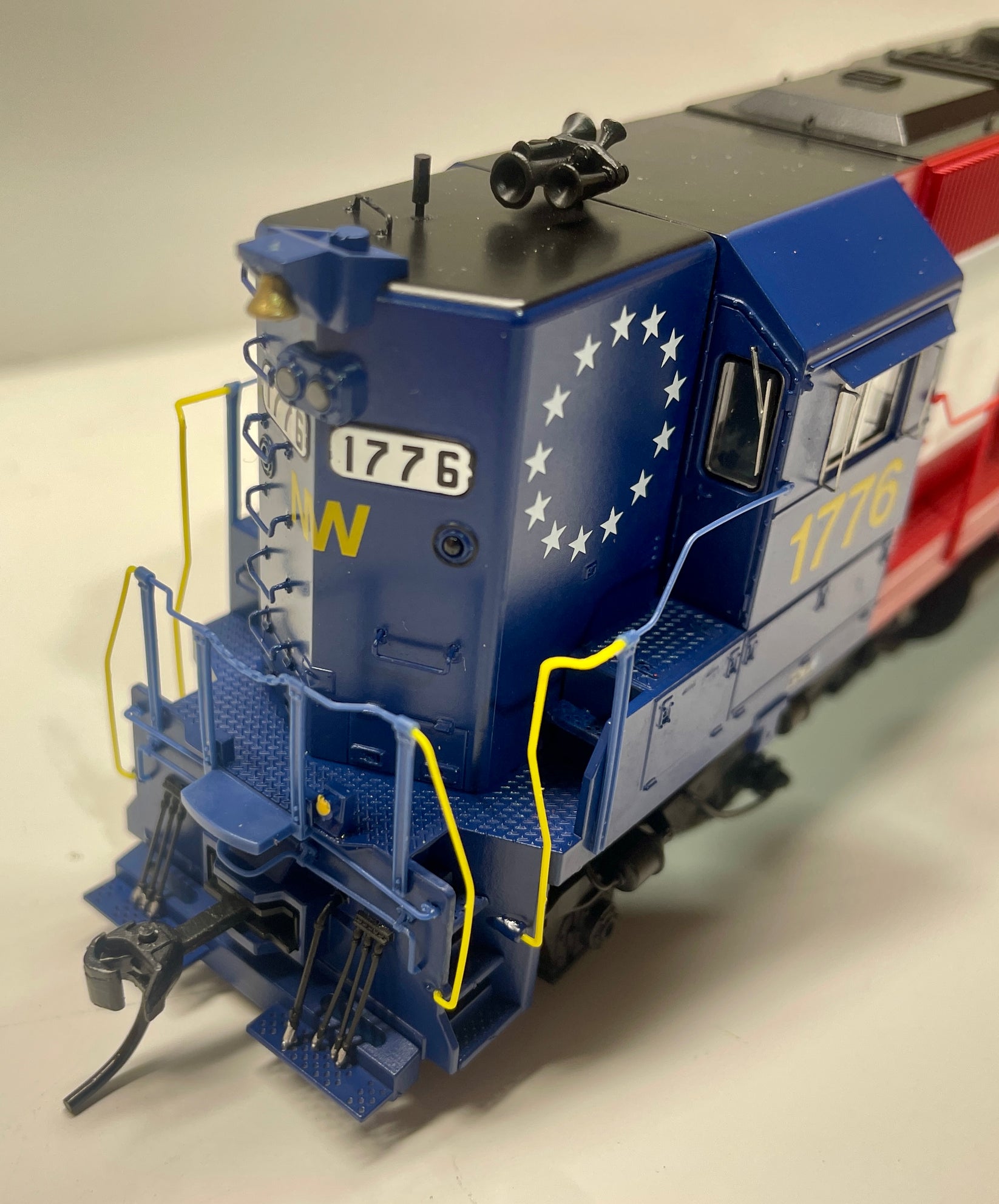 BROADWAY LIMITED PARAGON 4 EMD SD45 (HIGH HOOD) NORFOLK & WESTERN BICE – Makin' Tracks