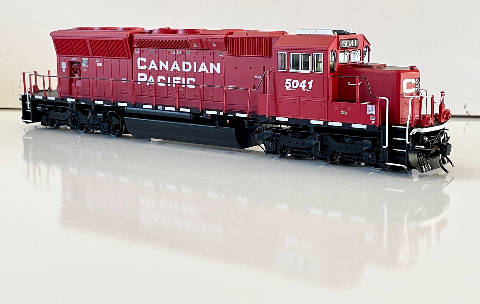 BOWSER SD30ECO DCC/SOUND - CP RAIL – Makin' Tracks