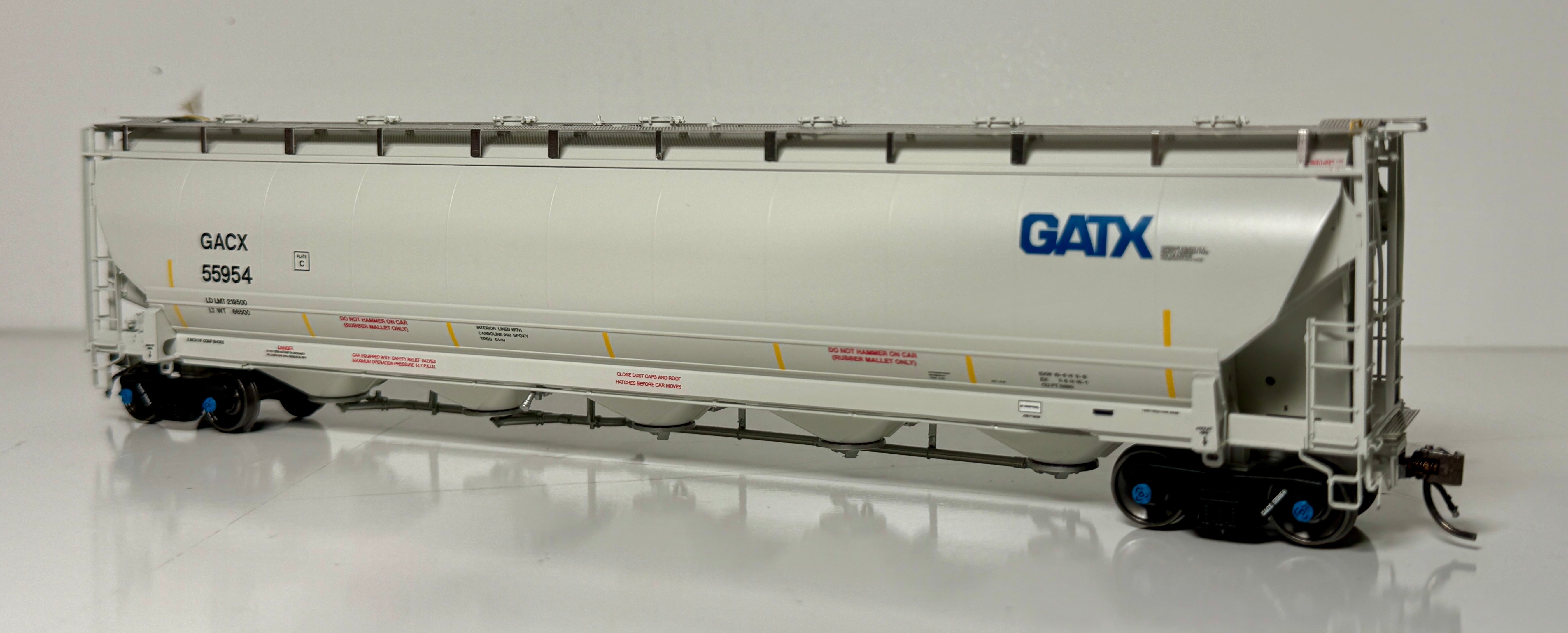 ATLAS MASTER TRINITY 5660 COVERED HOPPER - GACX (BLUE GATX LOGO ...