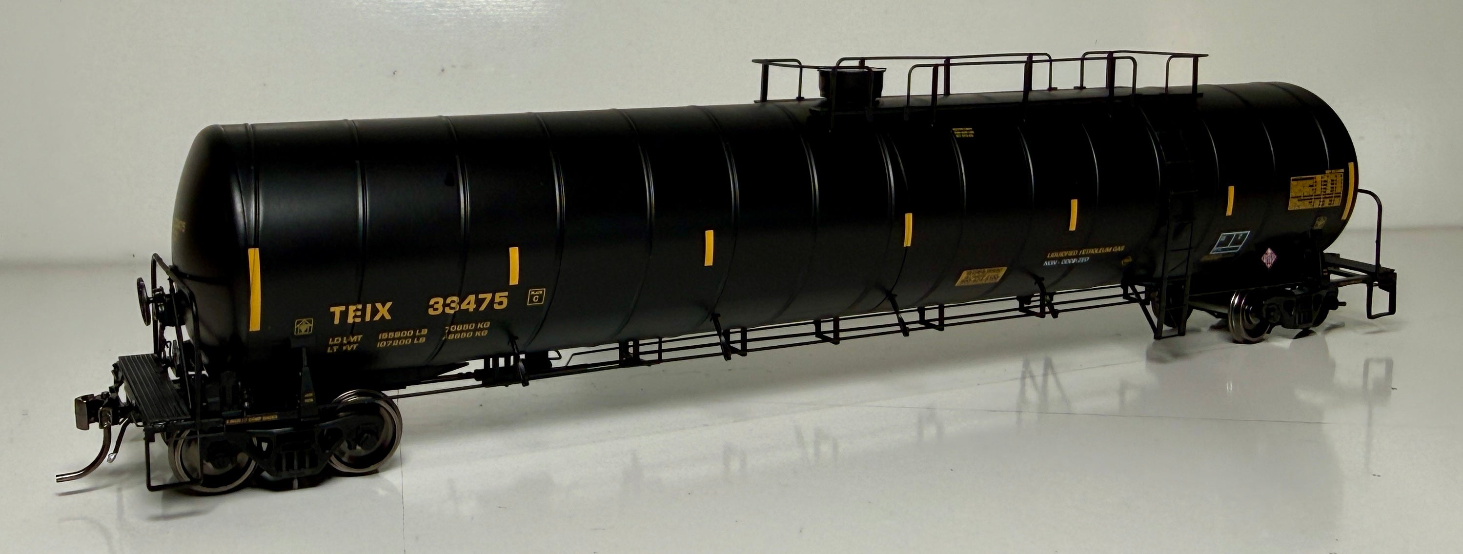 ROKA PROTOTYPE MODEL DOT-112 ARI SPIRAL TANK CAR - CBTX (BUTANE UN 107 ...