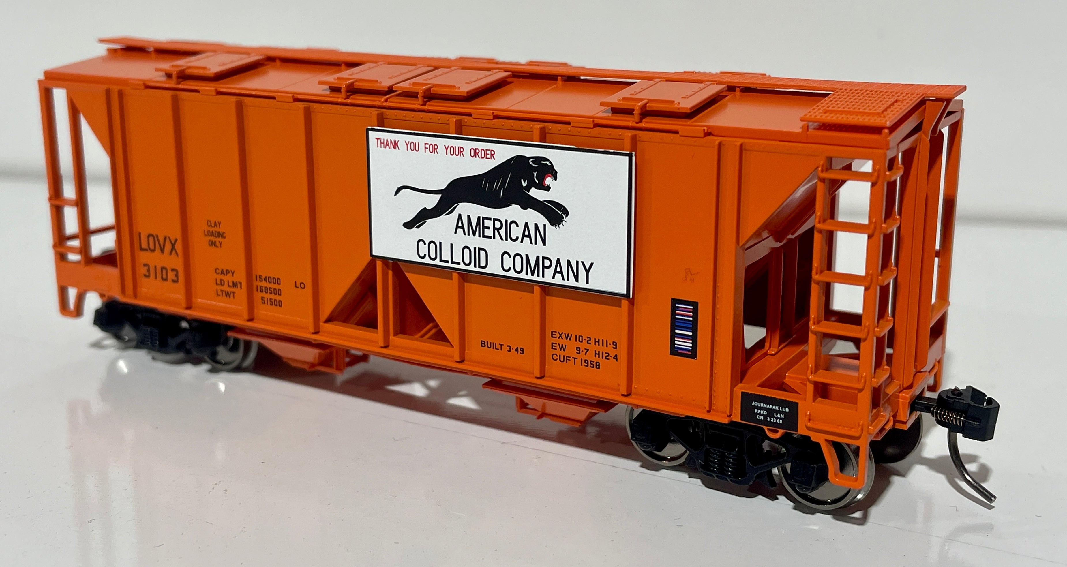 BOWSER 70 TON COVERED HOPPER- AMERICAN COLLOID – Makin' Tracks