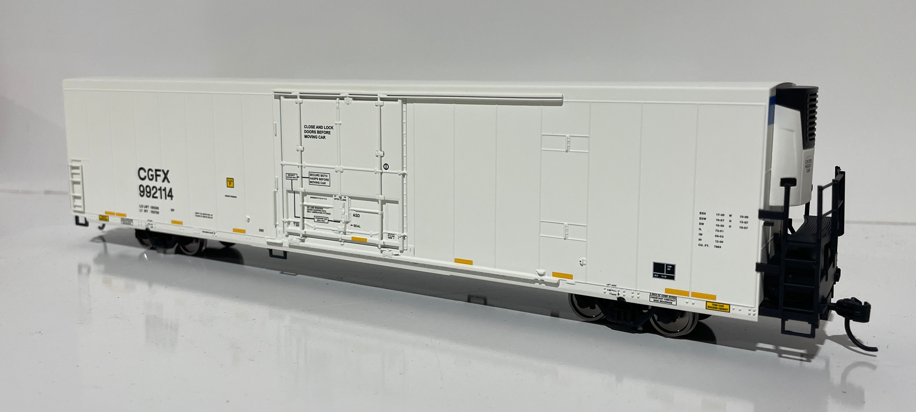 WALTHERS 72' MODERN REFRIDGERATOR BOXCAR - CGFX – Makin' Tracks