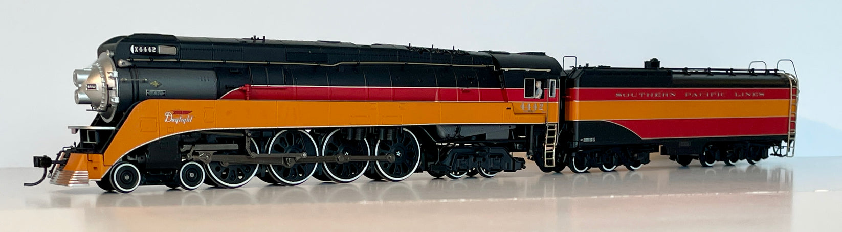 BROADWAY LIMITED SOUTHERN PACIFIC GS4 4-8-4 - CAB #4442 - DAYLIGHT SCH ...