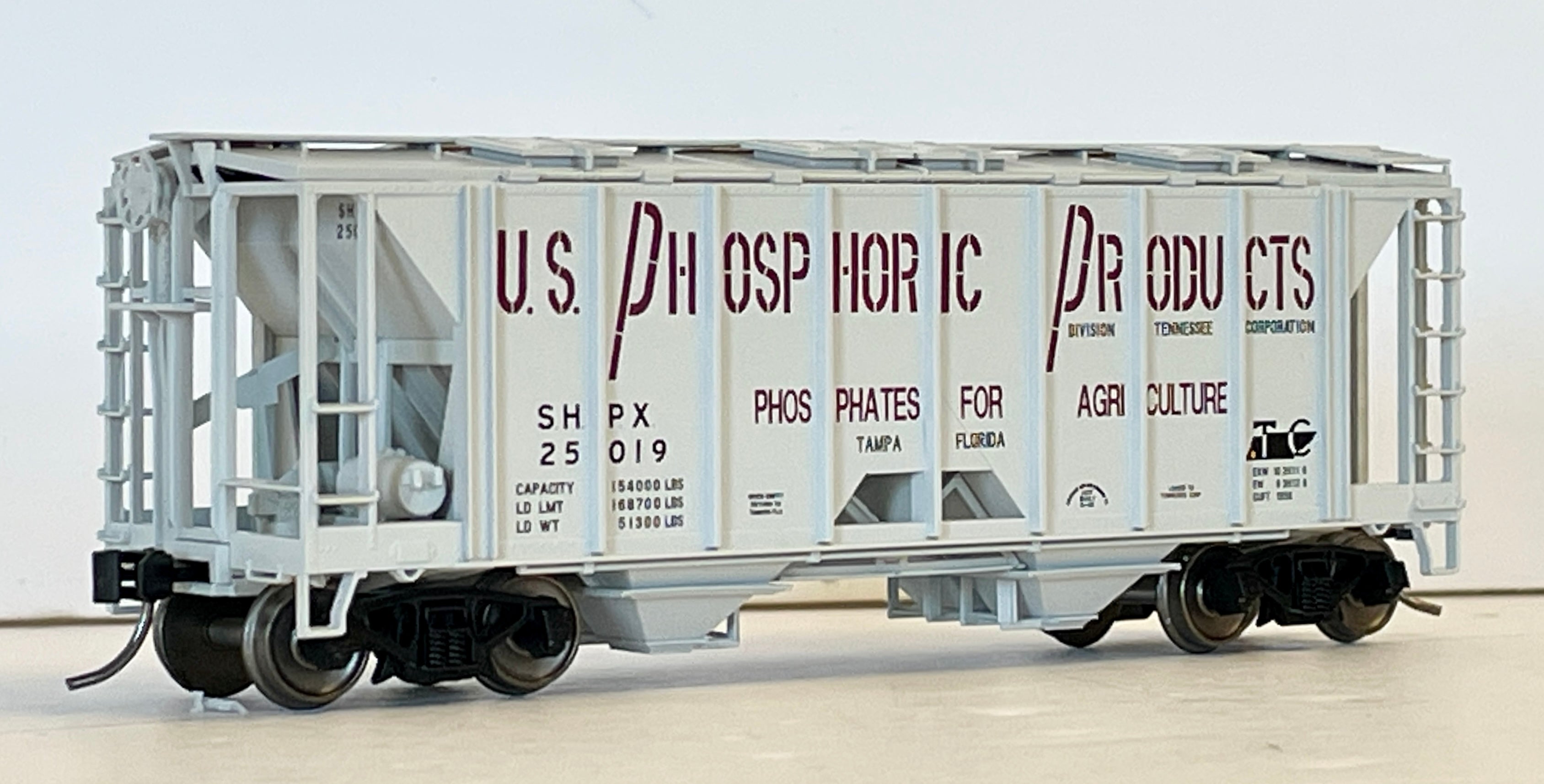 BOWSER 70 TON COVERED HOPPER- US PHOSPHORIC – Makin' Tracks